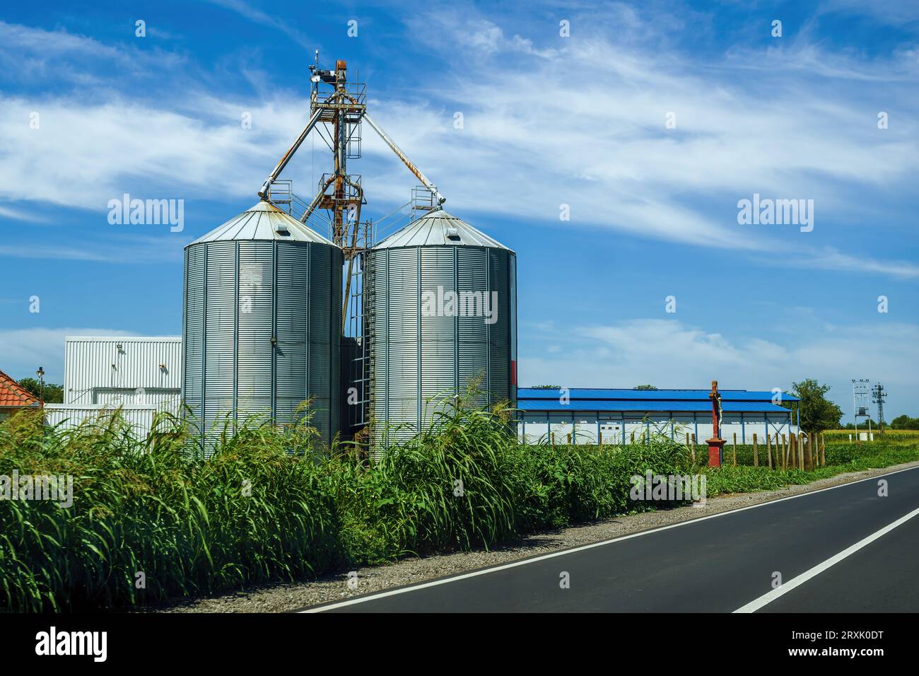 Agricultural farm farmland farming hi-res stock photography and images ...