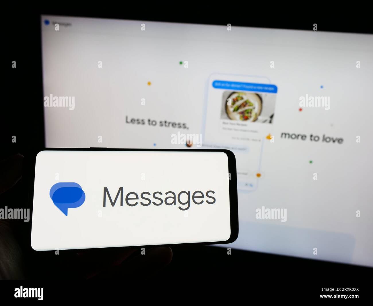 Messaging feature hi-res stock photography and images - Alamy