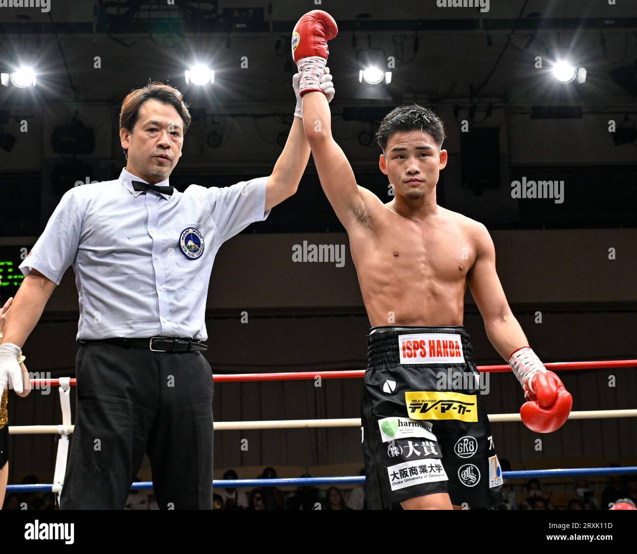 Hiroto Kyoguchi of Japan won the 10R flyweight boxing bout at Korakuen ...