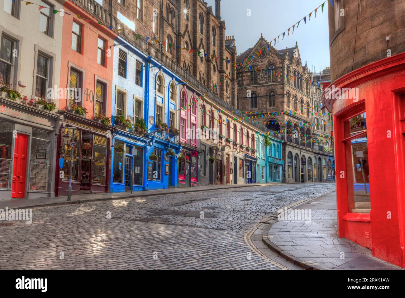 Historic edinburgh street hi-res stock photography and images - Alamy