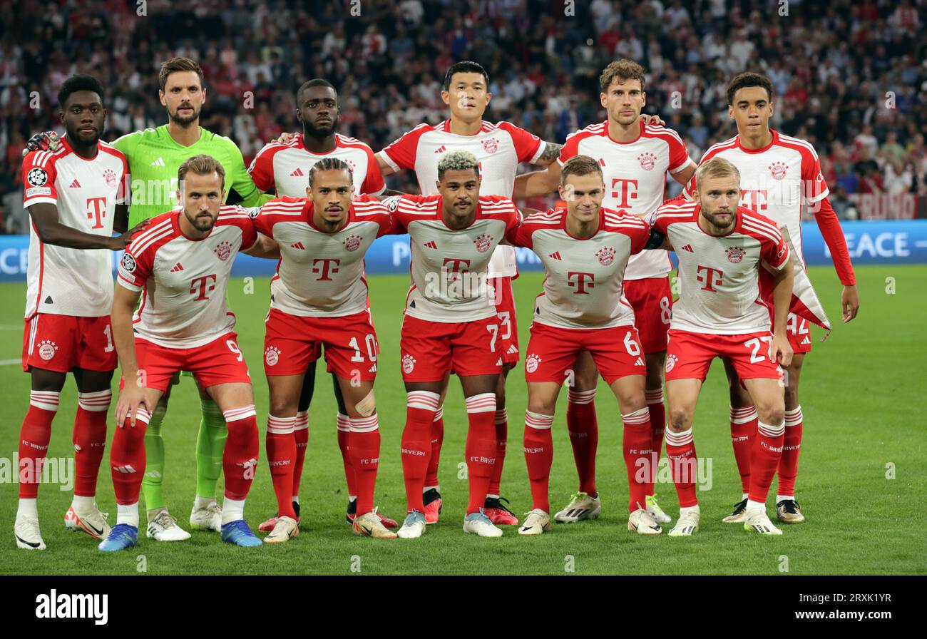 Startelf FC Bayern Muenchen FC Bayern Muenchen vs Manchester United ...