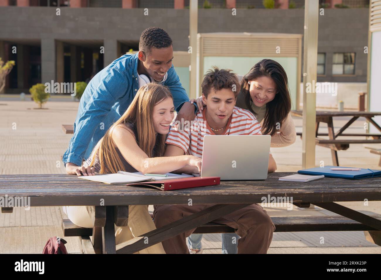 Group students laptops sit hi-res stock photography and images - Alamy