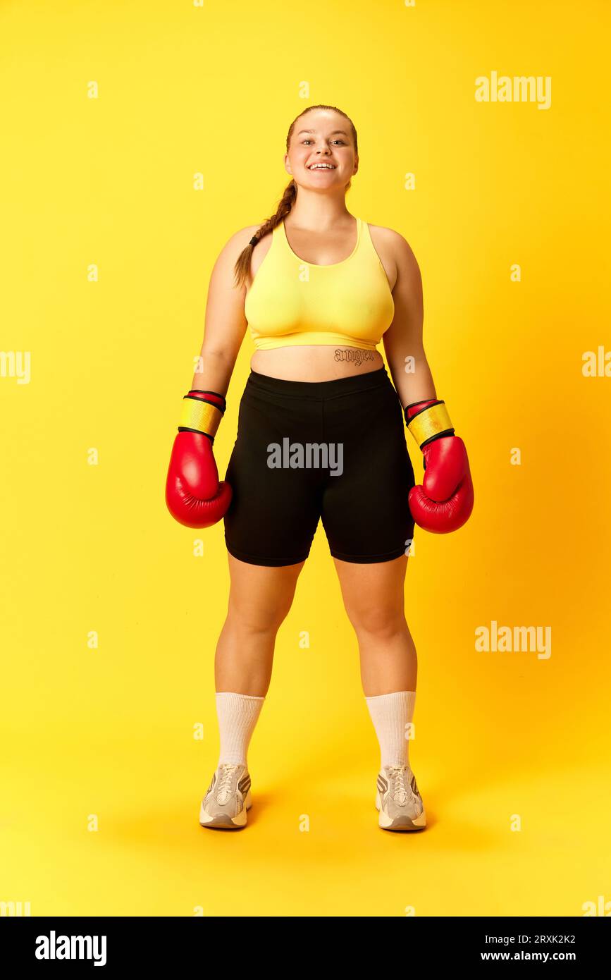 Business woman in boxing pose hi-res stock photography and images - Alamy