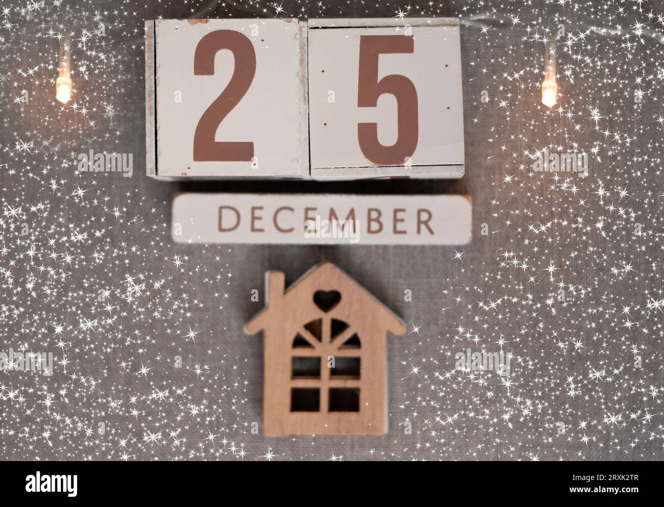 25 december on wooden calendar,christmas time Stock Photo - Alamy