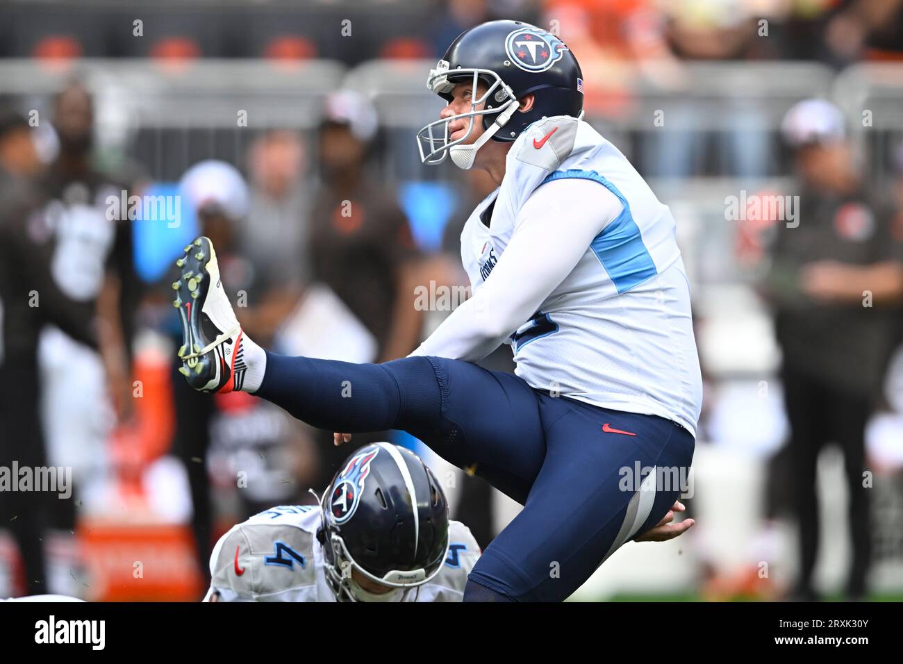 Tennessee Titans place kicker Nick Folk kicks a field goal during an ...