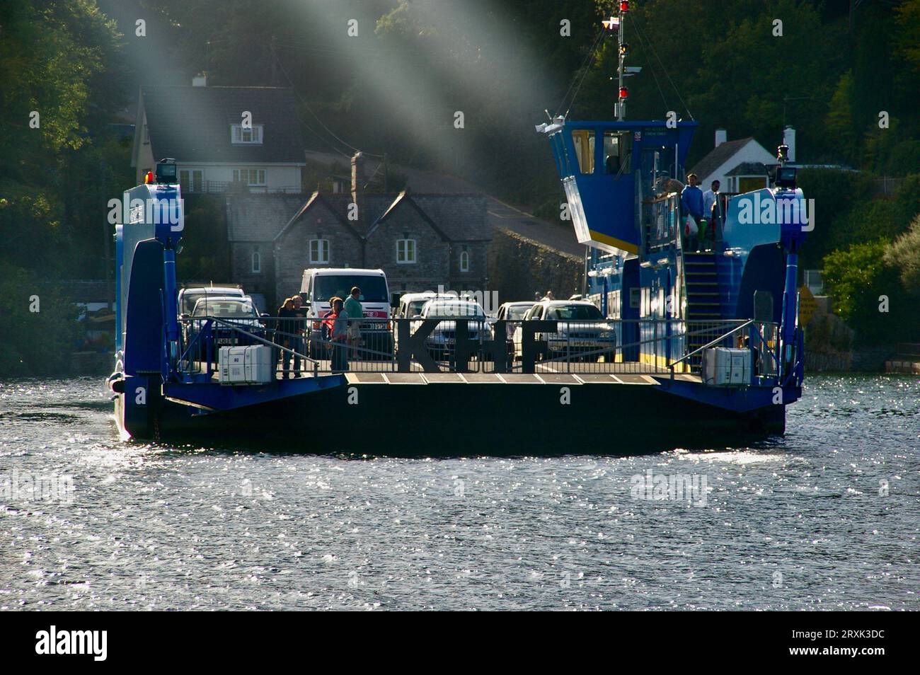 The King Harry Ferry loaded with vehicles crossing The River Fal. Truro ...