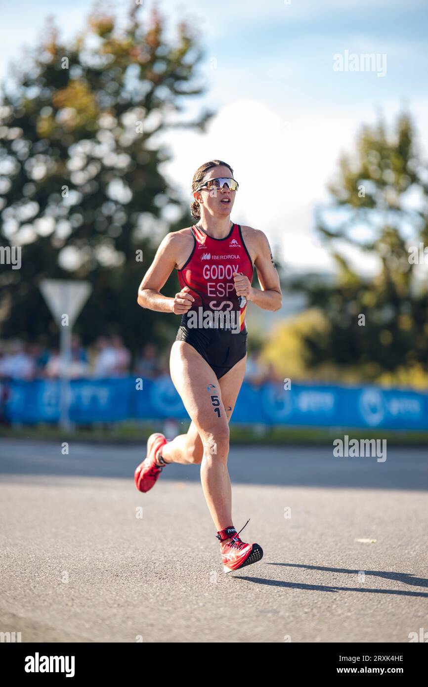 Anna Godoy participating in Pontevedra in the 2023 World Triathlon ...