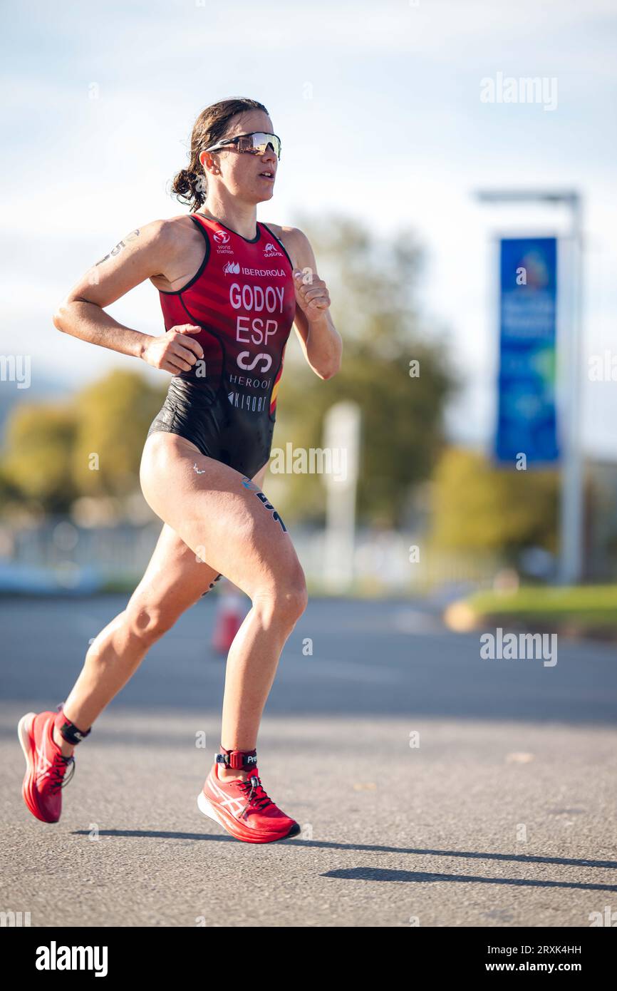 Anna Godoy participating in Pontevedra in the 2023 World Triathlon ...