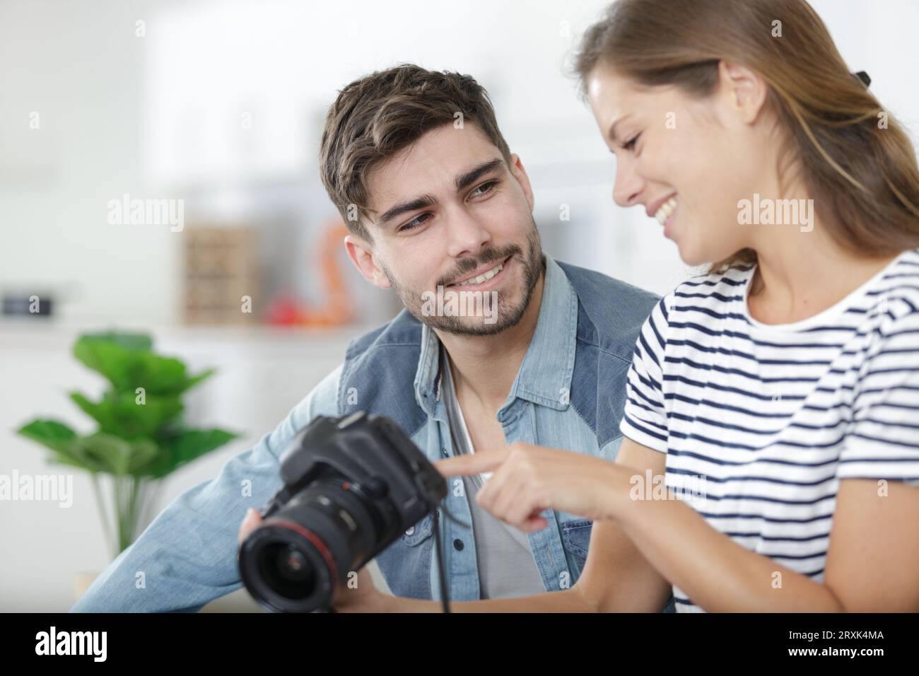 Camera shots hi-res stock photography and images - Alamy