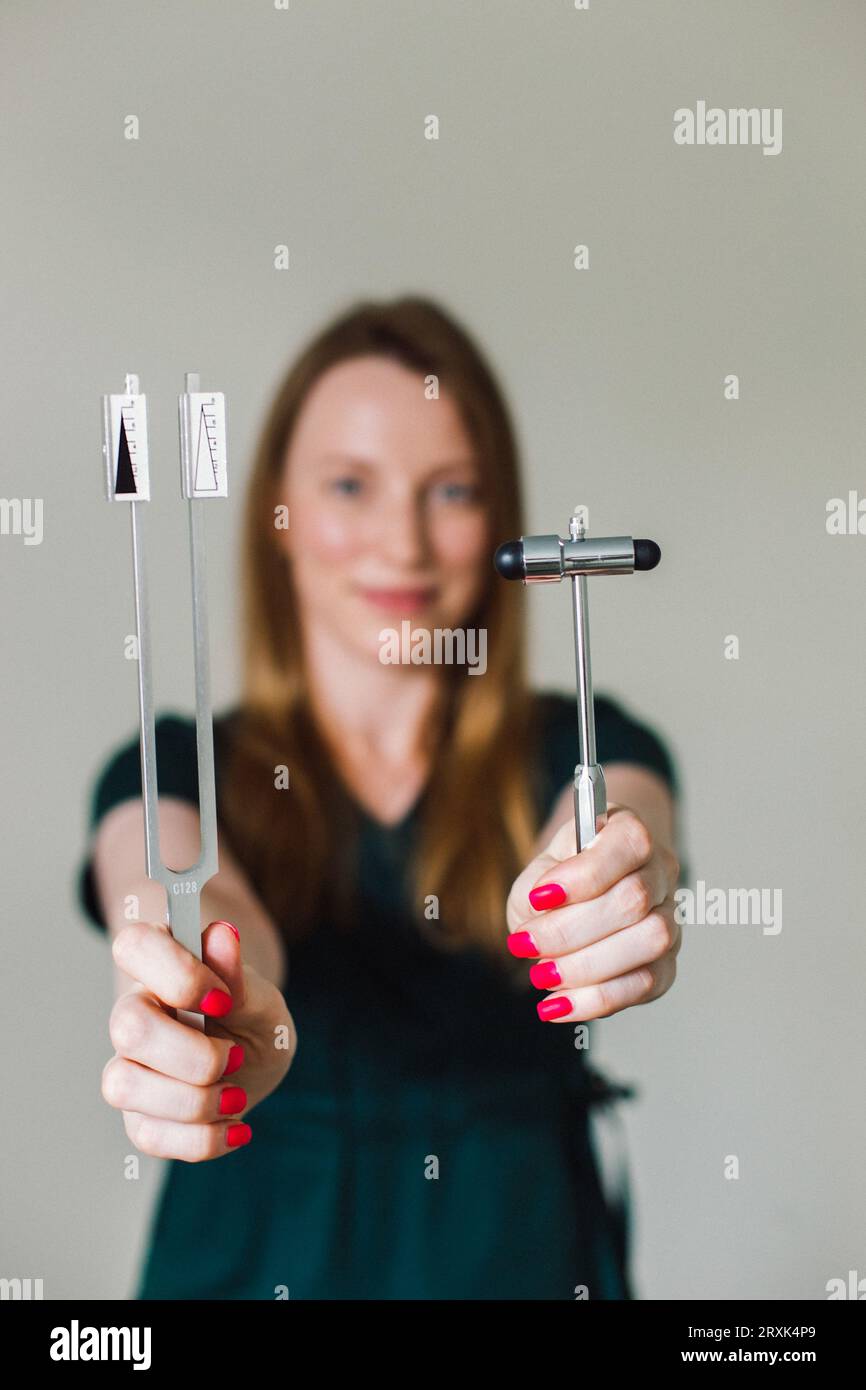 Vibration of a tuning fork hi-res stock photography and images - Alamy