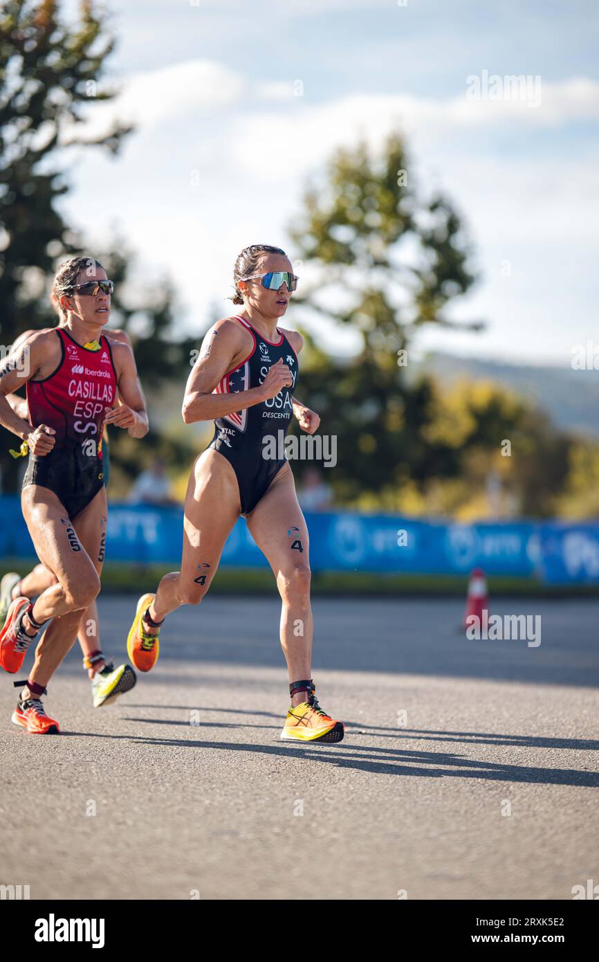 Taylor Spivey participating in Pontevedra in the 2023 World Triathlon ...