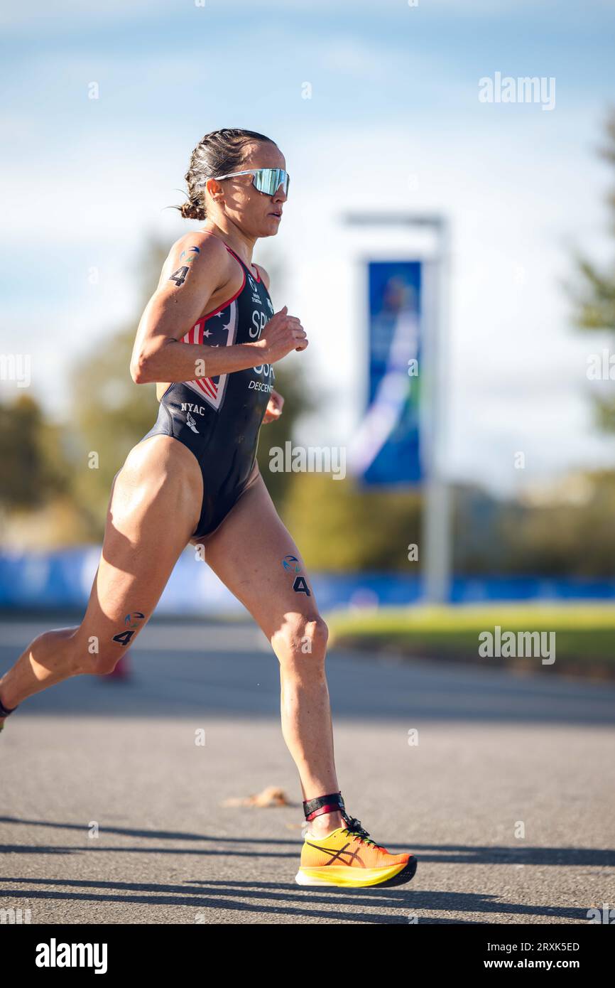 Taylor Spivey participating in Pontevedra in the 2023 World Triathlon ...