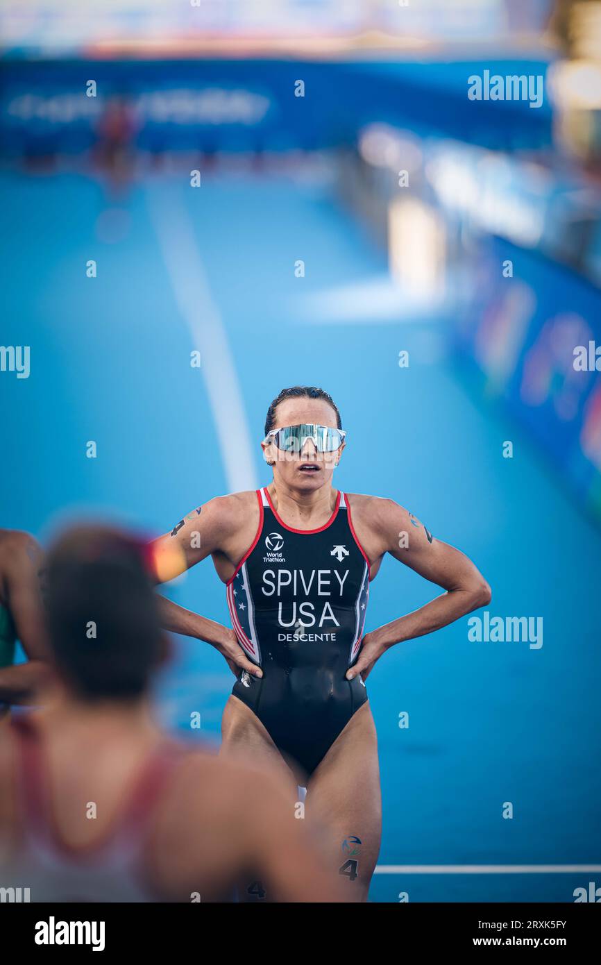 Taylor Spivey participating in Pontevedra in the 2023 World Triathlon ...