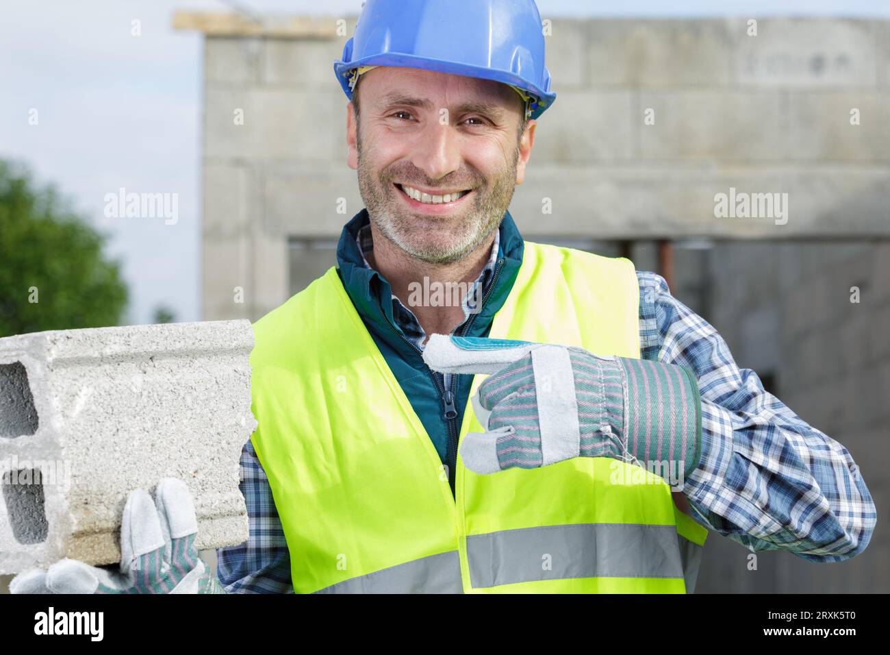 Compacting concrete hi-res stock photography and images - Alamy
