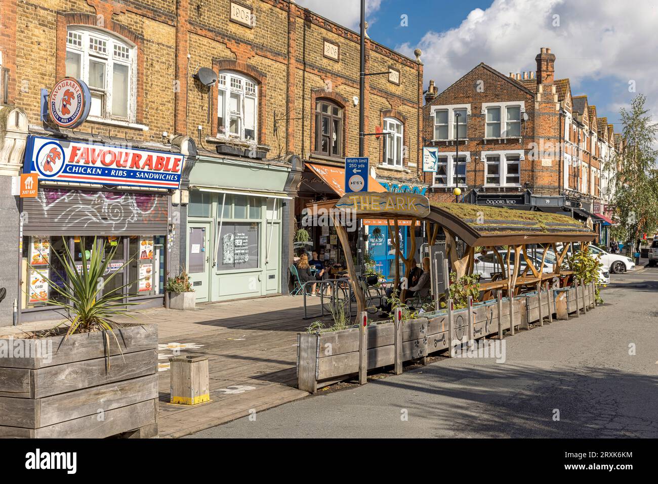 Bus station coffee shop hi-res stock photography and images - Alamy