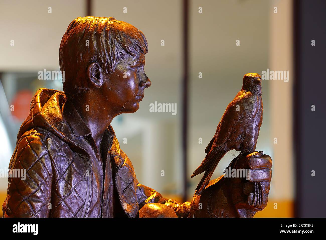 Kes statue hi-res stock photography and images - Alamy