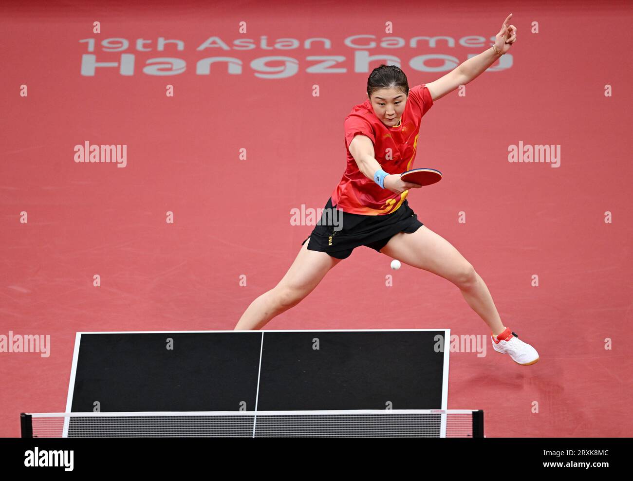 Hangzhou, China's Zhejiang Province. 26th Sep, 2023. Chen Meng of China ...