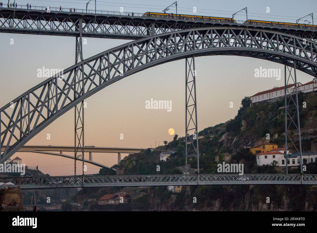 Bottom view ancient arch hi-res stock photography and images - Alamy