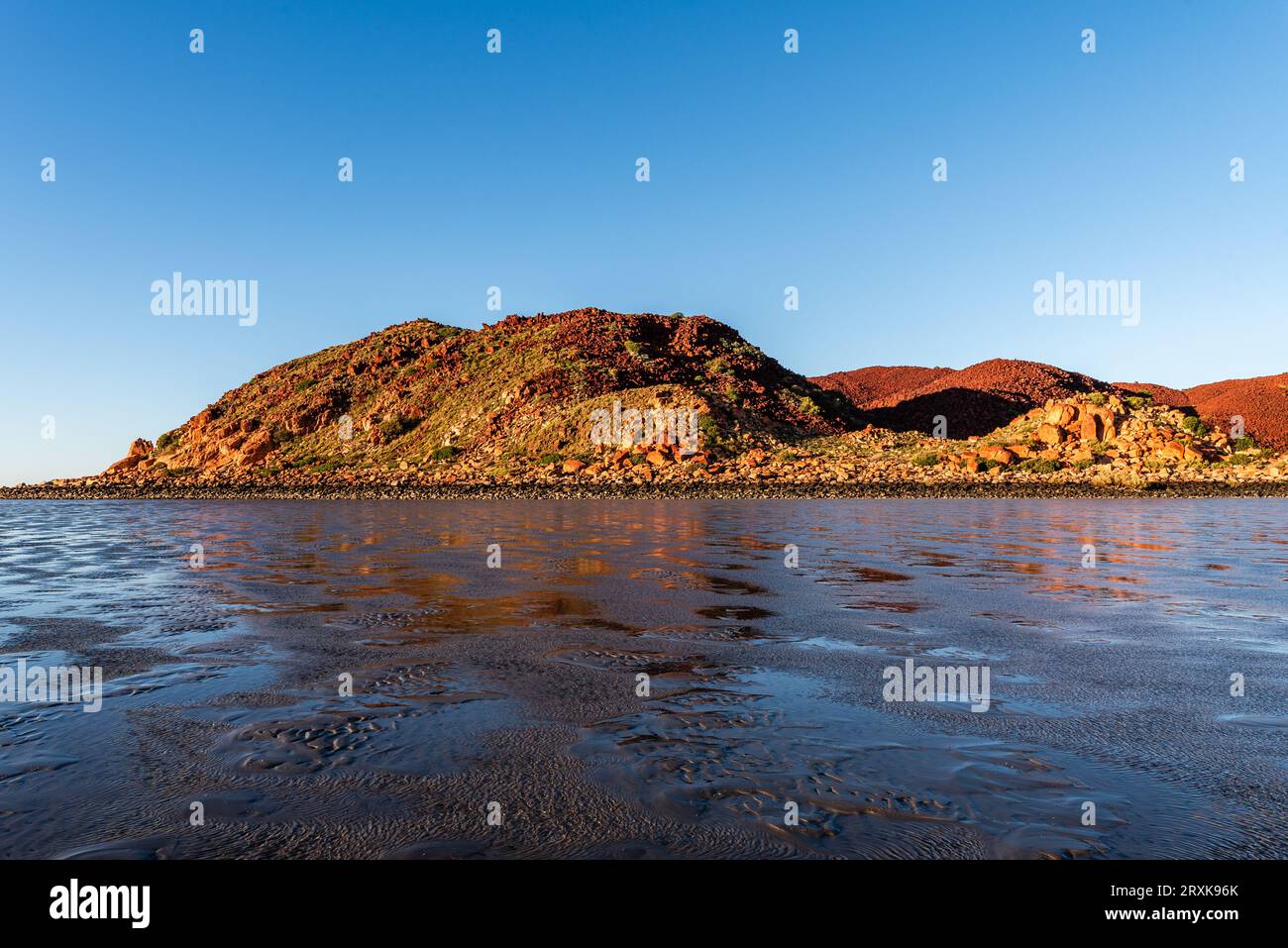 Low tide at Hearson Cove Karratha Western Australia Stock Photo - Alamy