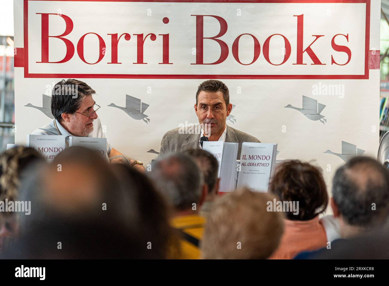 Italian army literature hi-res stock photography and images - Alamy