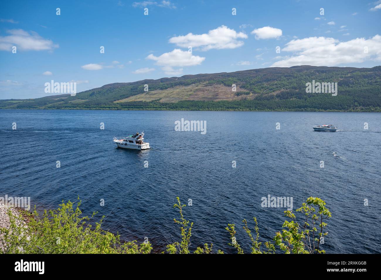 Loch ness tourist ship hi-res stock photography and images - Alamy