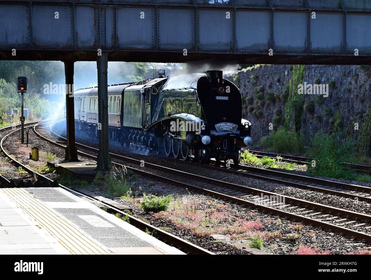 LNER Class A4 Pacific No 60007 Sir Nigel Gresley speeding through ...