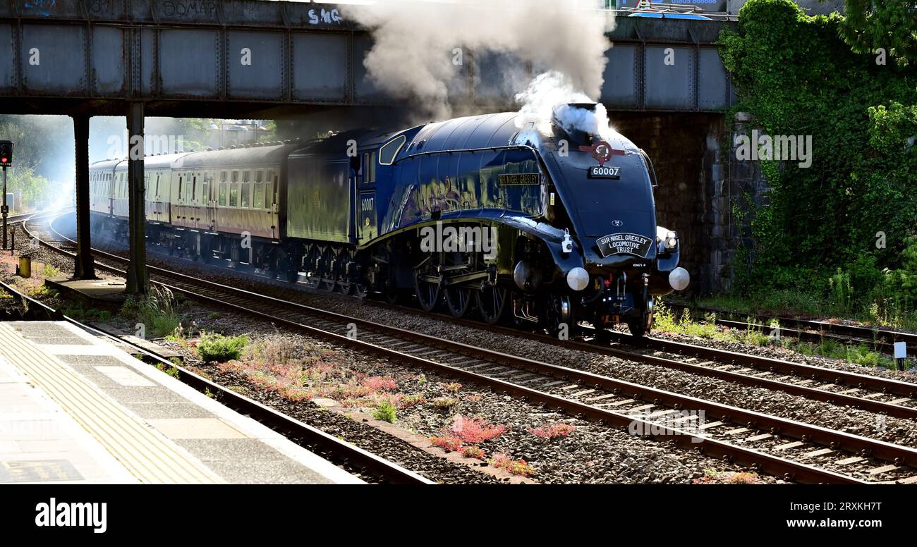 LNER Class A4 Pacific No 60007 Sir Nigel Gresley speeding through ...