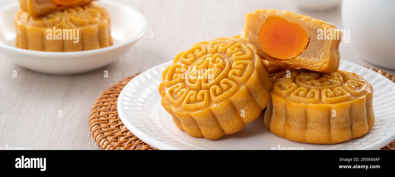 Delicious Cantonese moon cake for Mid-Autumn Festival food mooncake on ...