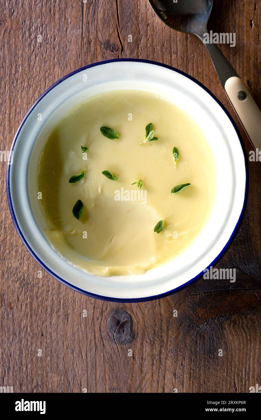 Bowl of custard Stock Photo - Alamy
