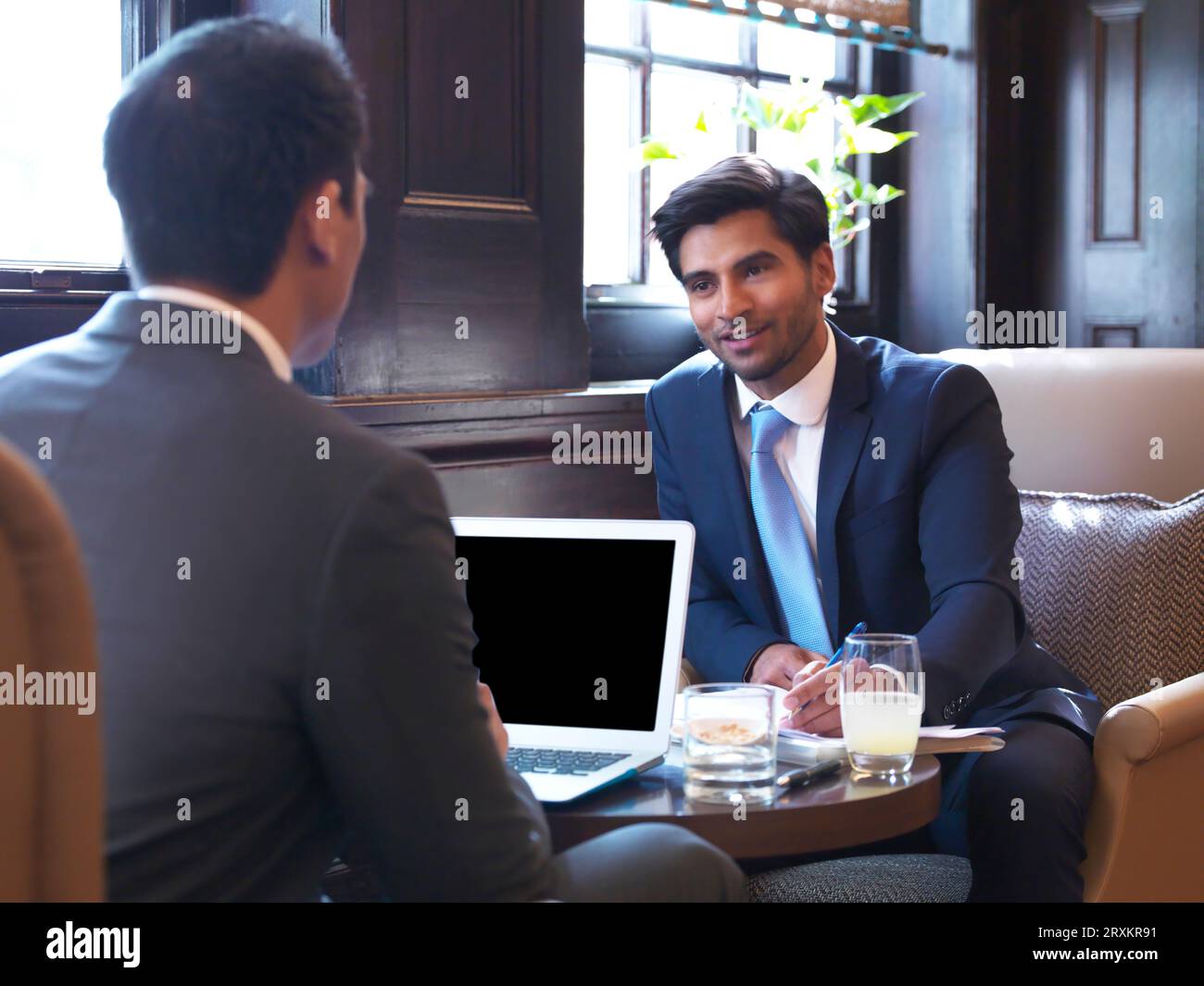 Meeting at bar hi-res stock photography and images - Alamy