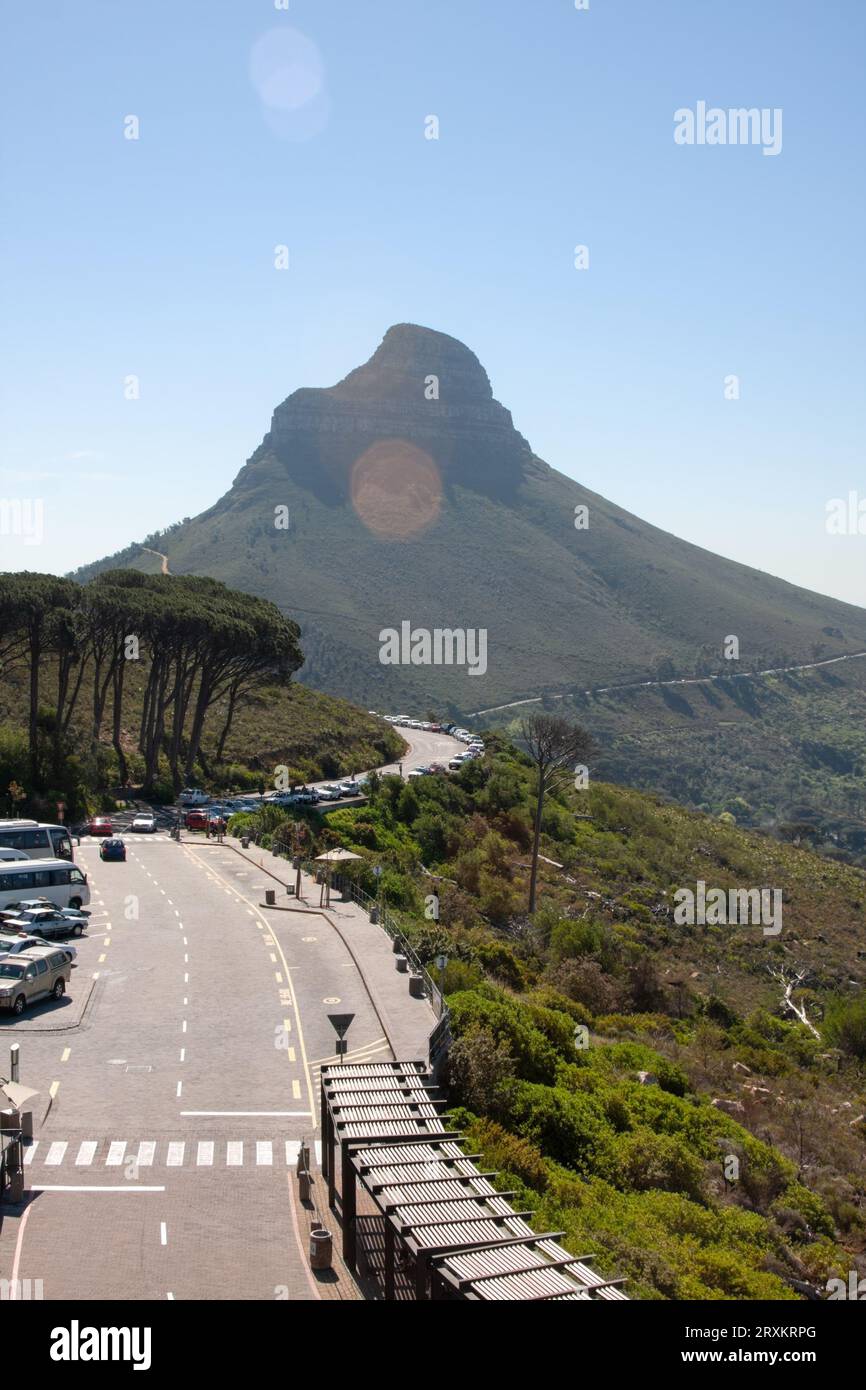 cape town, table mountain, heavy traffic on the road, long cue of cars ...