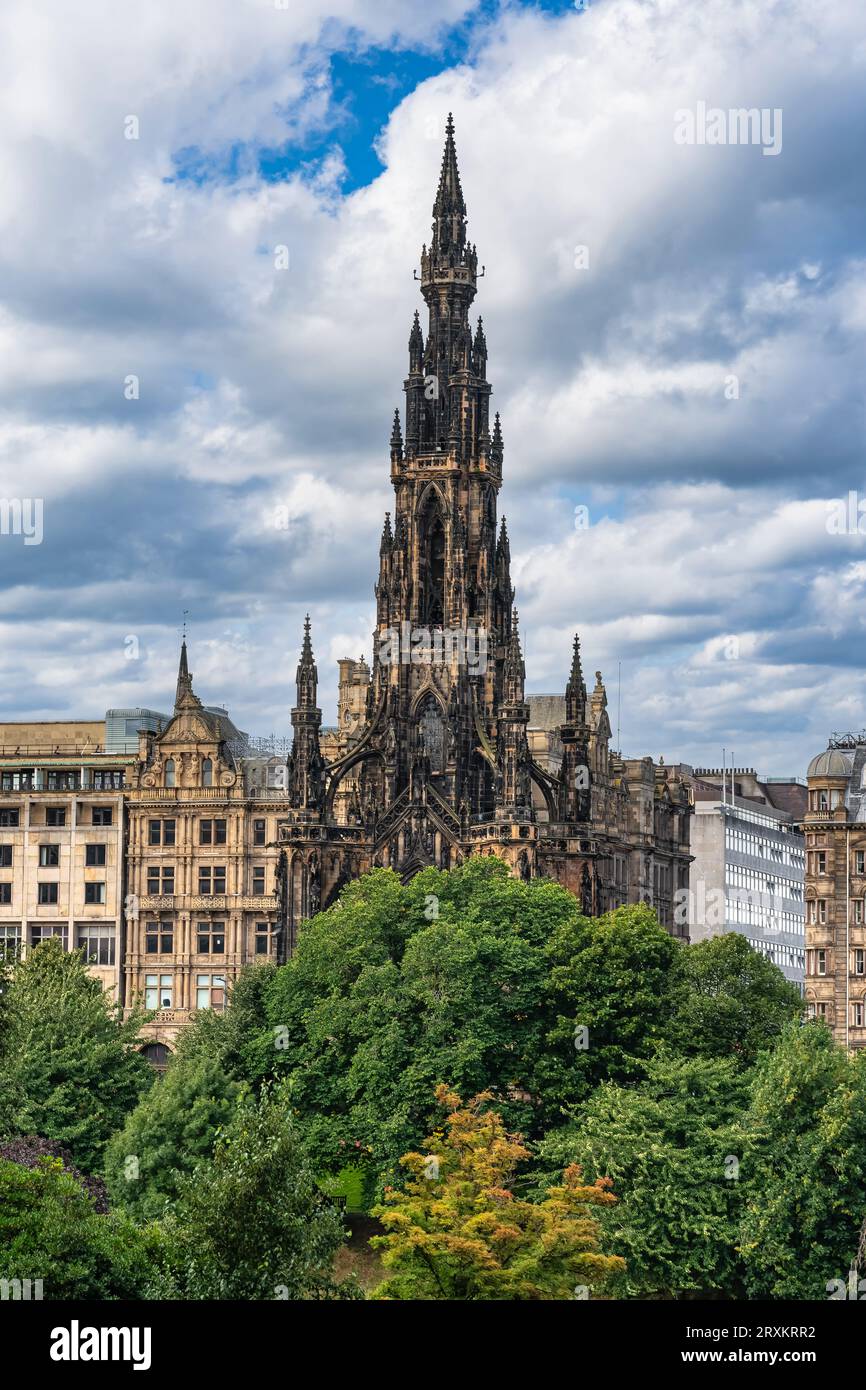 Drone view beautiful edinburgh castle hi-res stock photography and ...