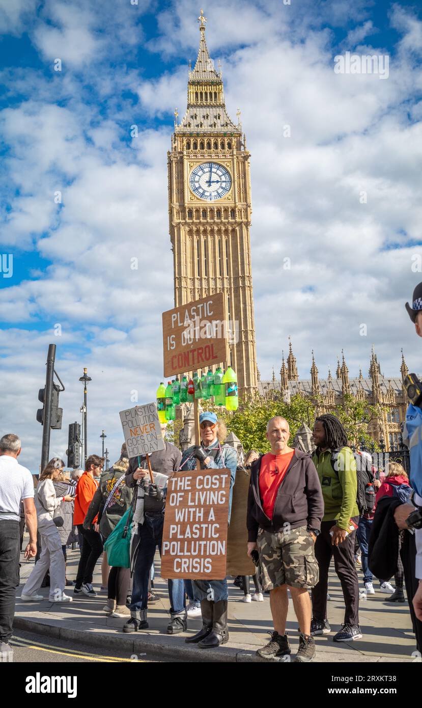 Environmental action message hi-res stock photography and images - Alamy