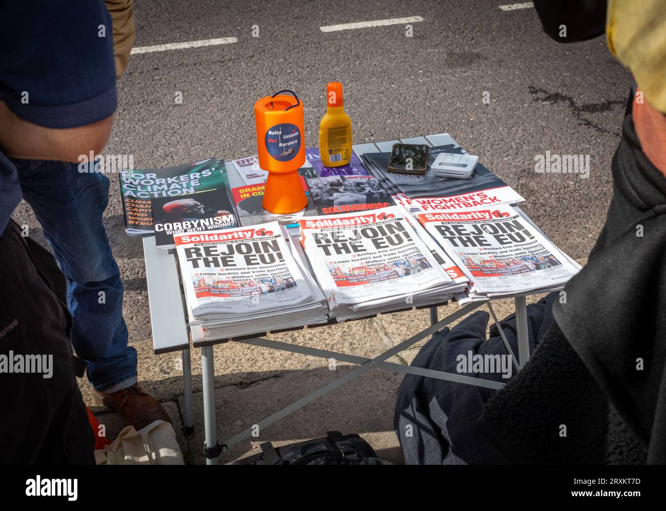 Solidarity for the working class hi-res stock photography and images ...