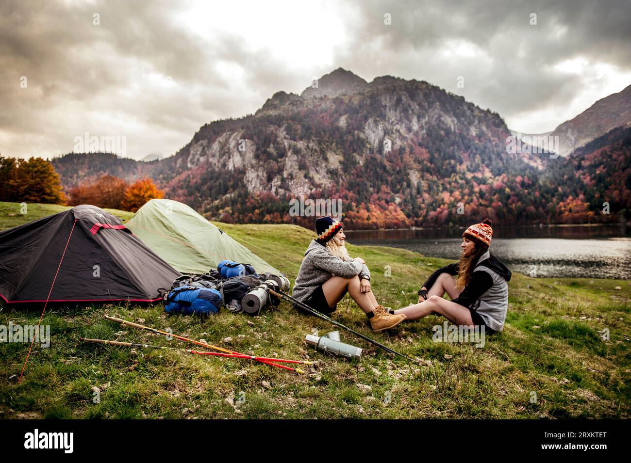 Two women camping at lake hi-res stock photography and images - Alamy