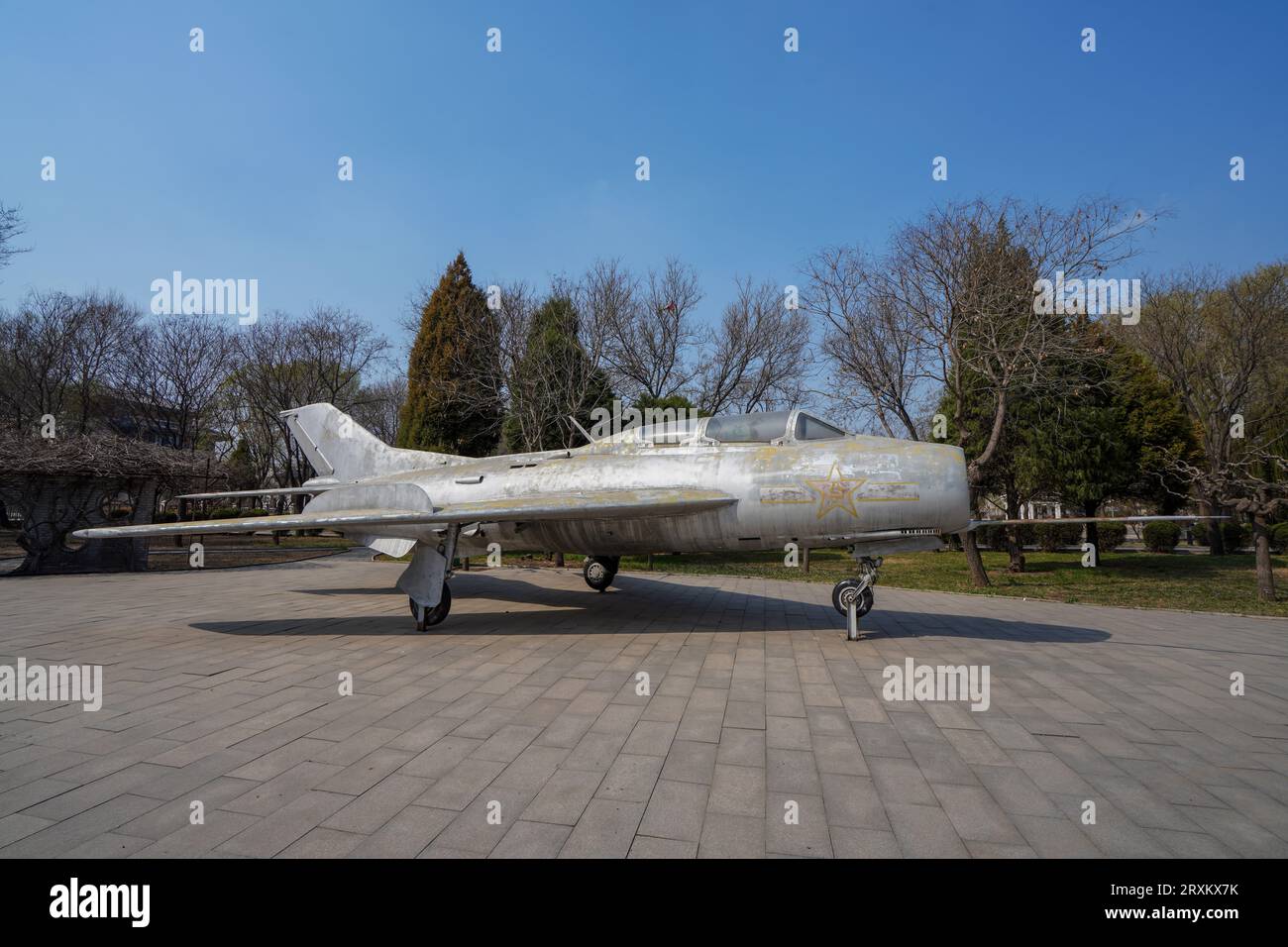 Retired Chinese Air Force fighter jets in the park Stock Photo - Alamy