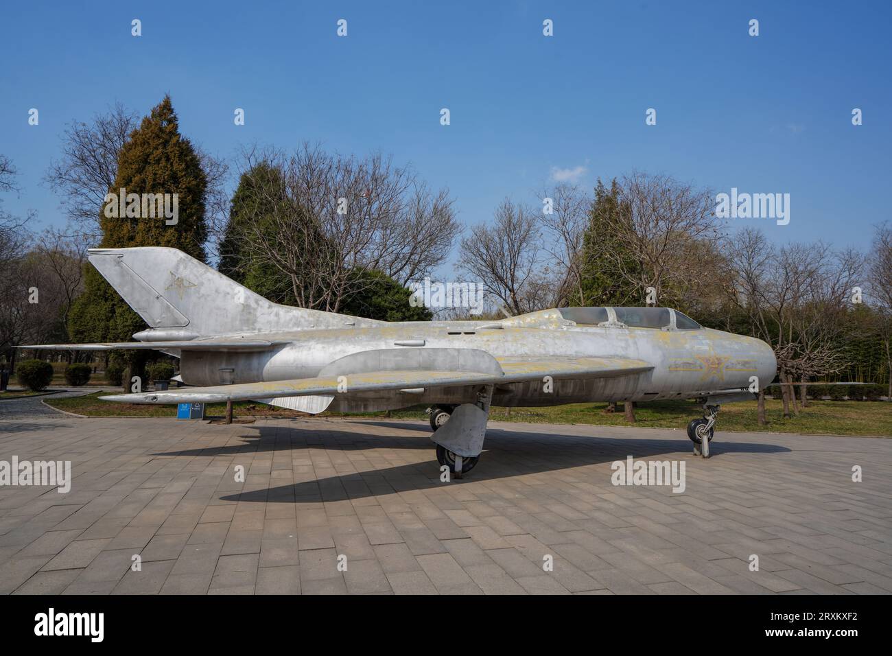 Chinese air force hi-res stock photography and images - Alamy