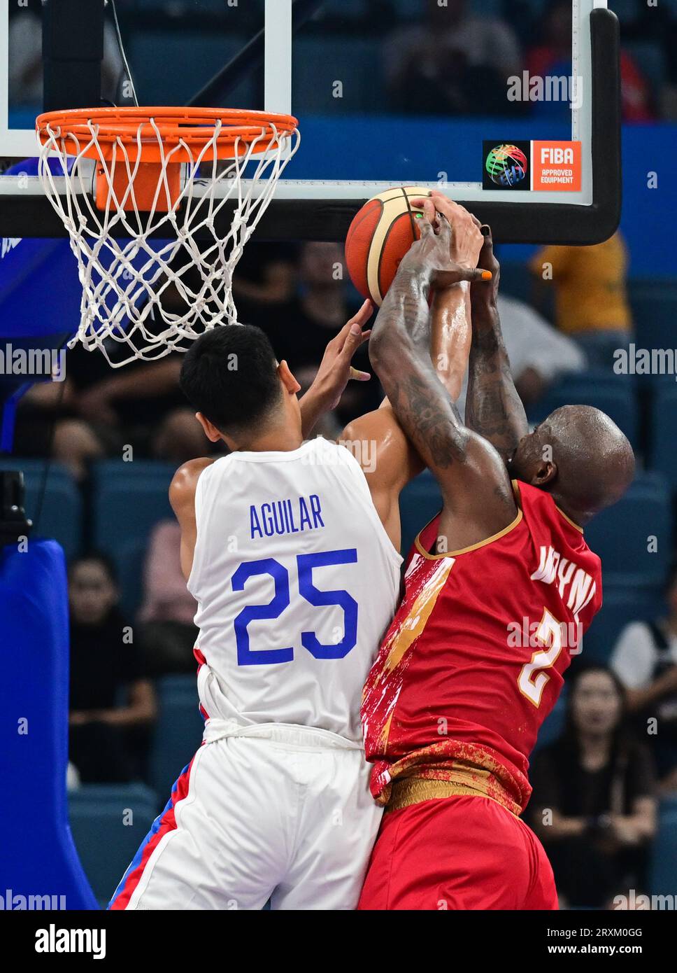 Hangzhou, China. 26th Sep, 2023. Japeth Aguilar (L) of the Philippine ...