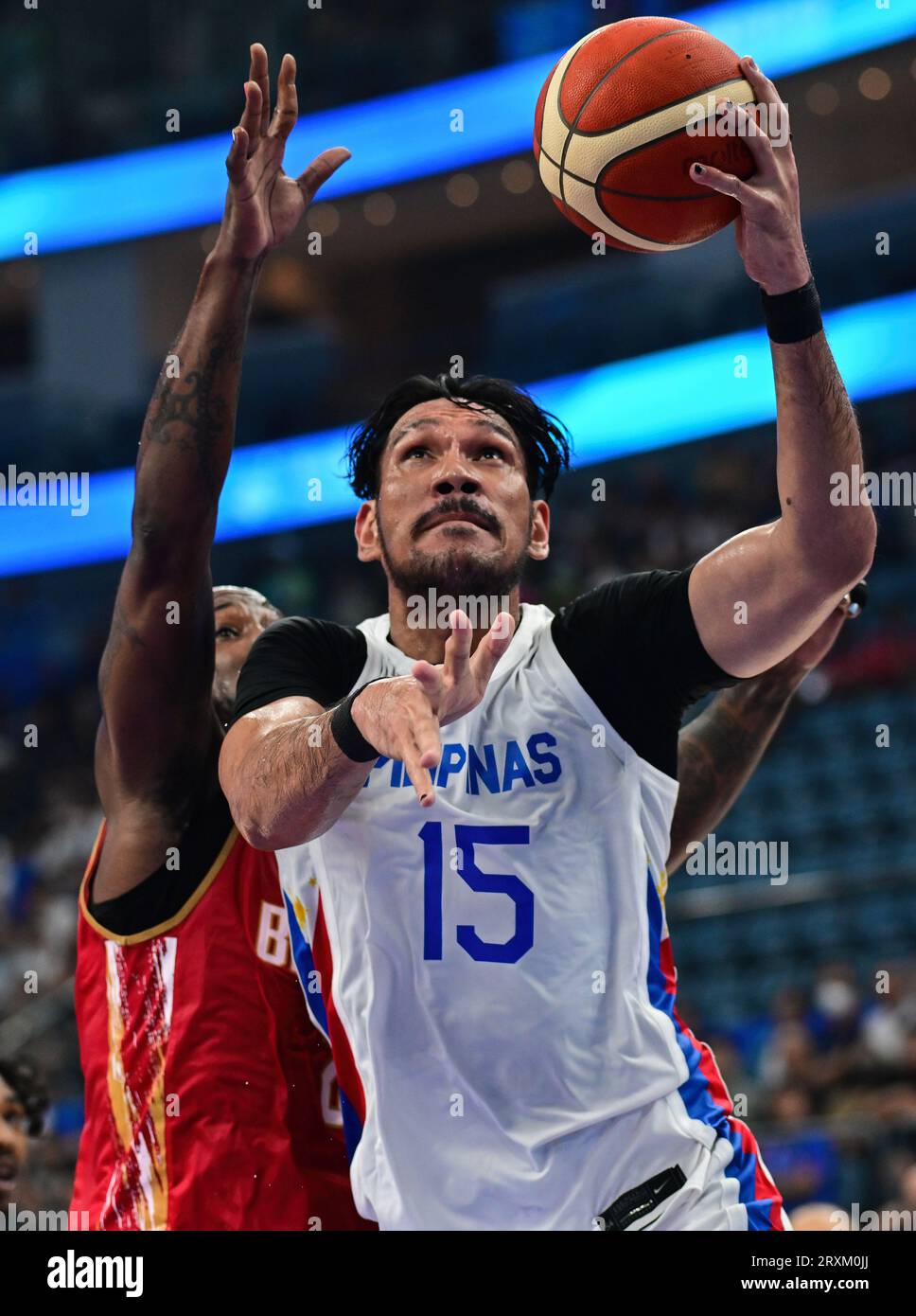 Hangzhou, China. 26th Sep, 2023. Devon Dwayne Lamont Chism (L) of the ...