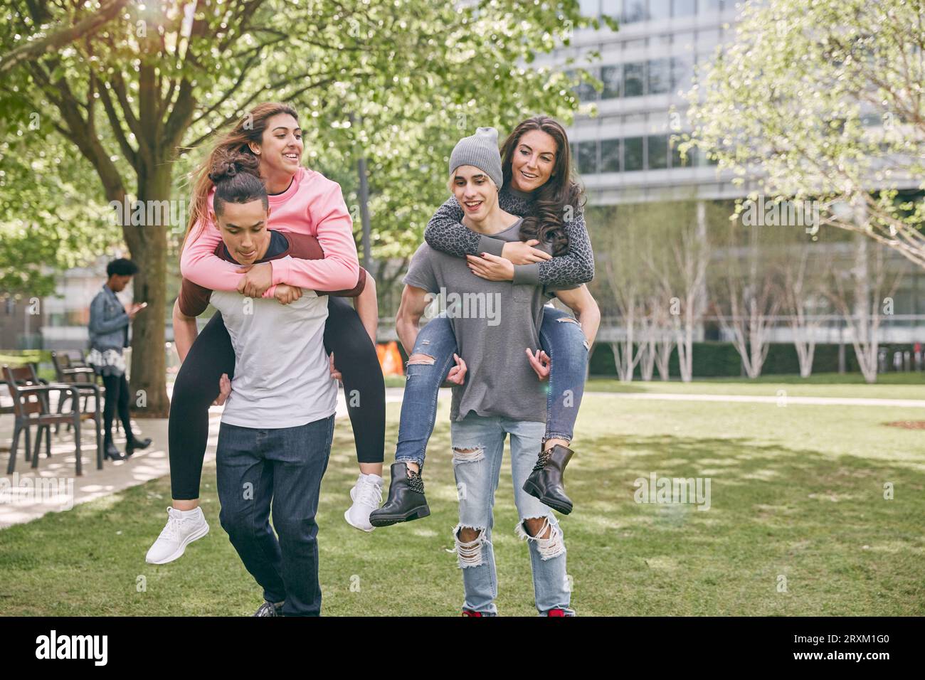 Piggyback race hi-res stock photography and images - Alamy