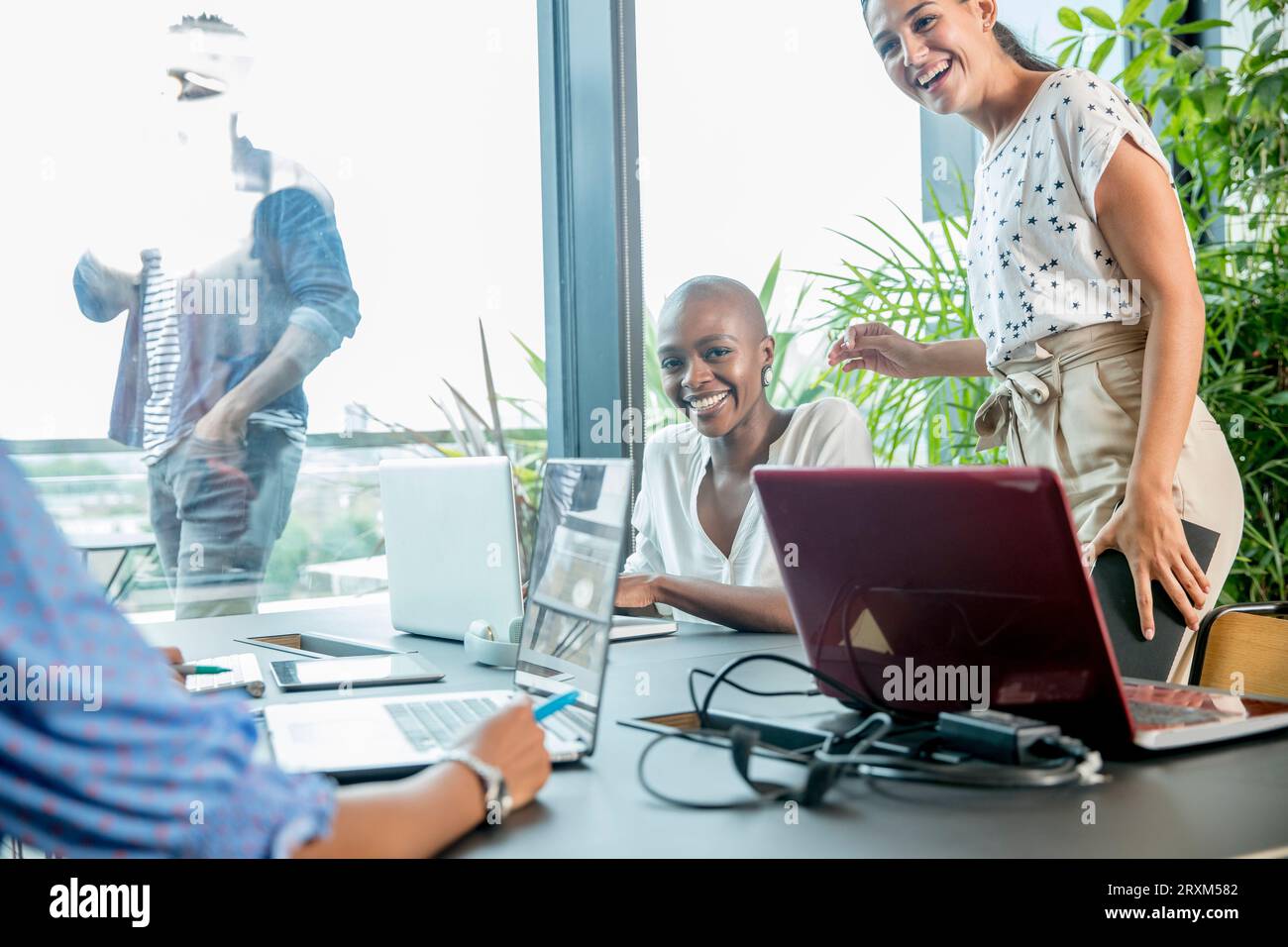 Focus group meeting uk hi-res stock photography and images - Alamy
