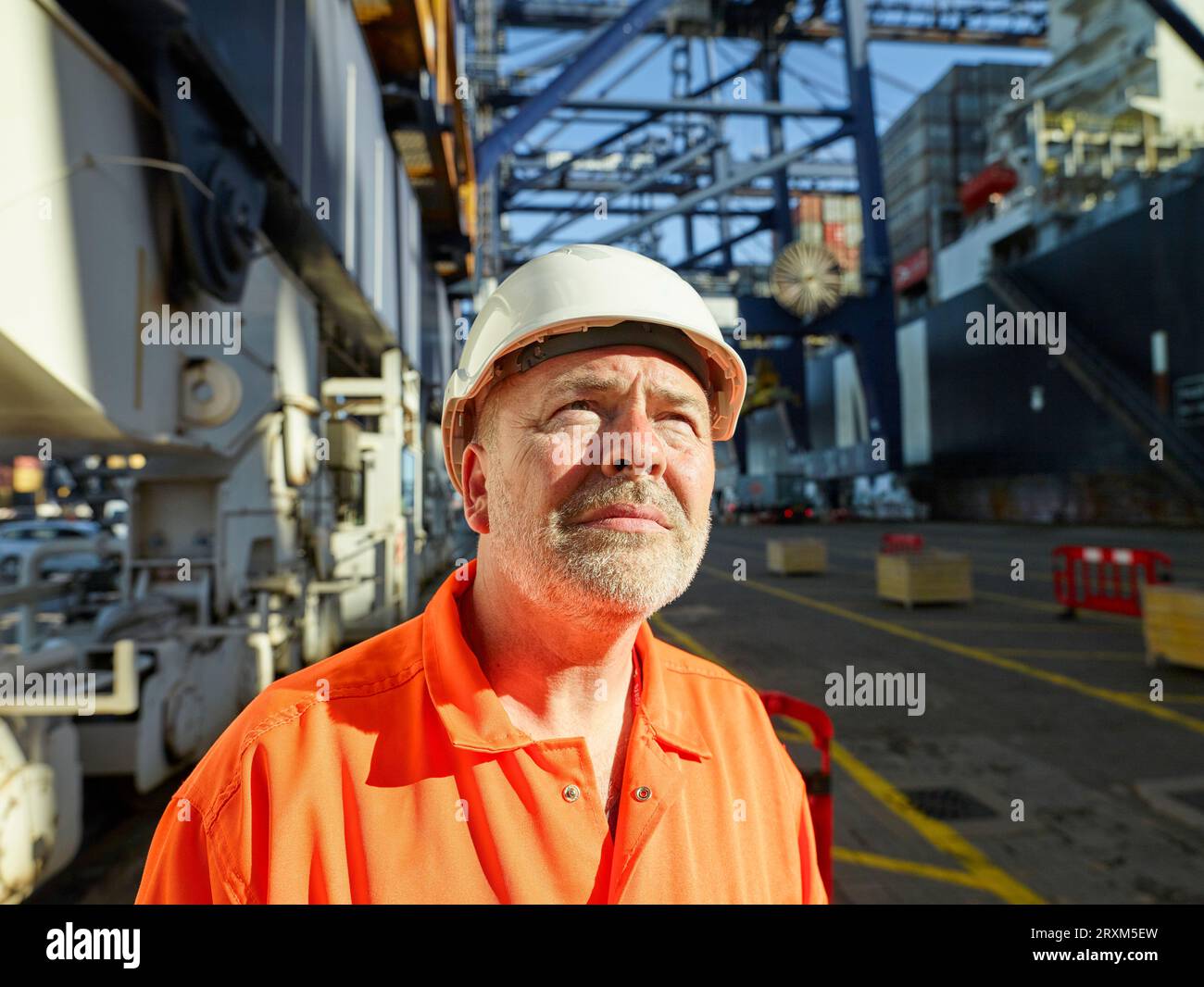 Dock worker at Port of Felixstowe, England Stock Photo - Alamy