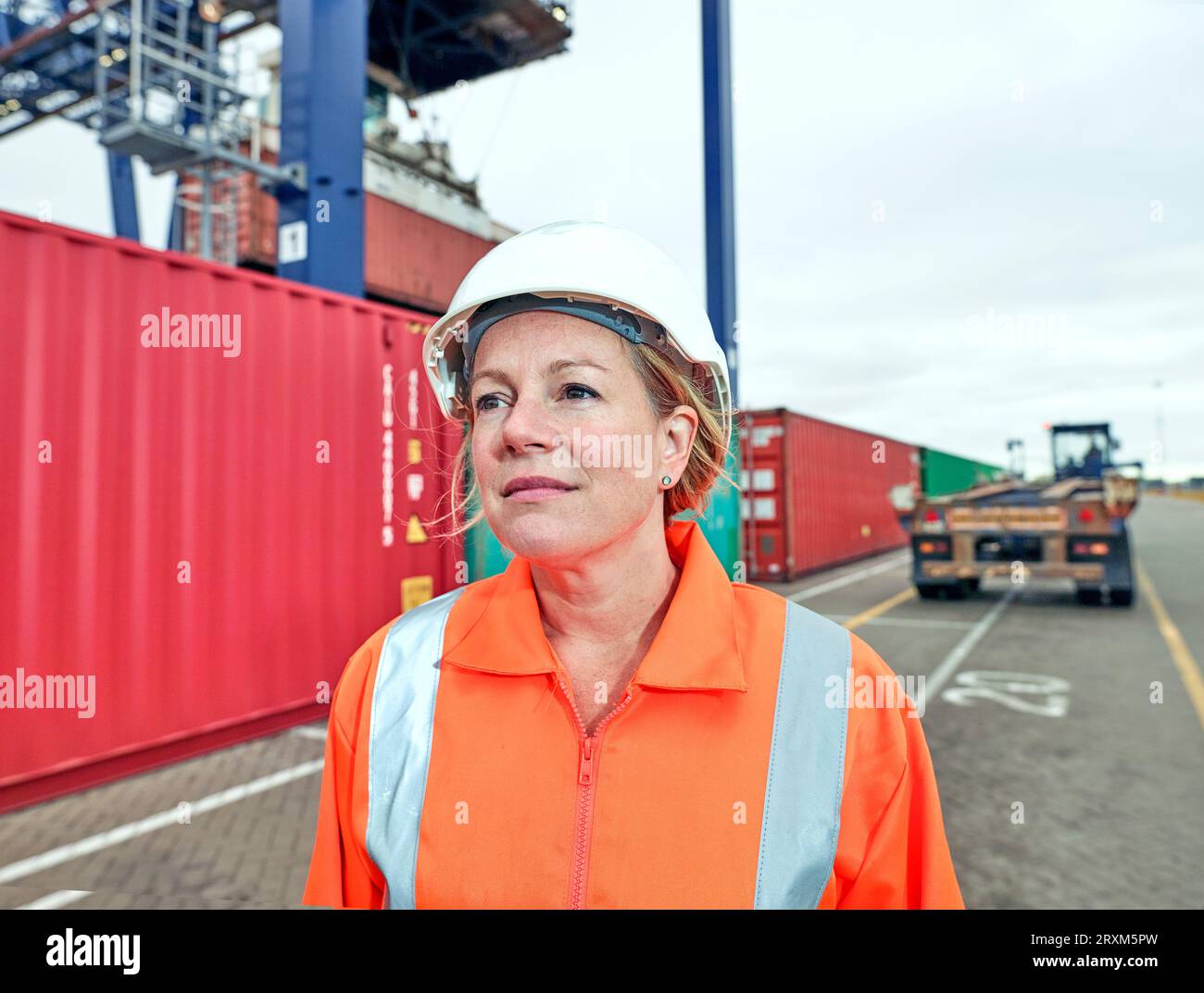 Dock worker at Port of Felixstowe, England Stock Photo - Alamy