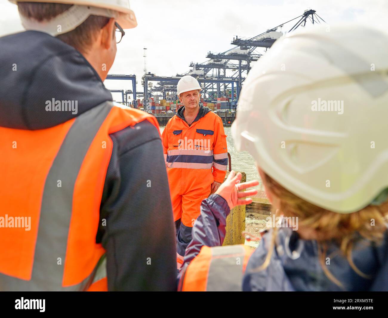 Dock workers at Port of Felixstowe, England Stock Photo - Alamy