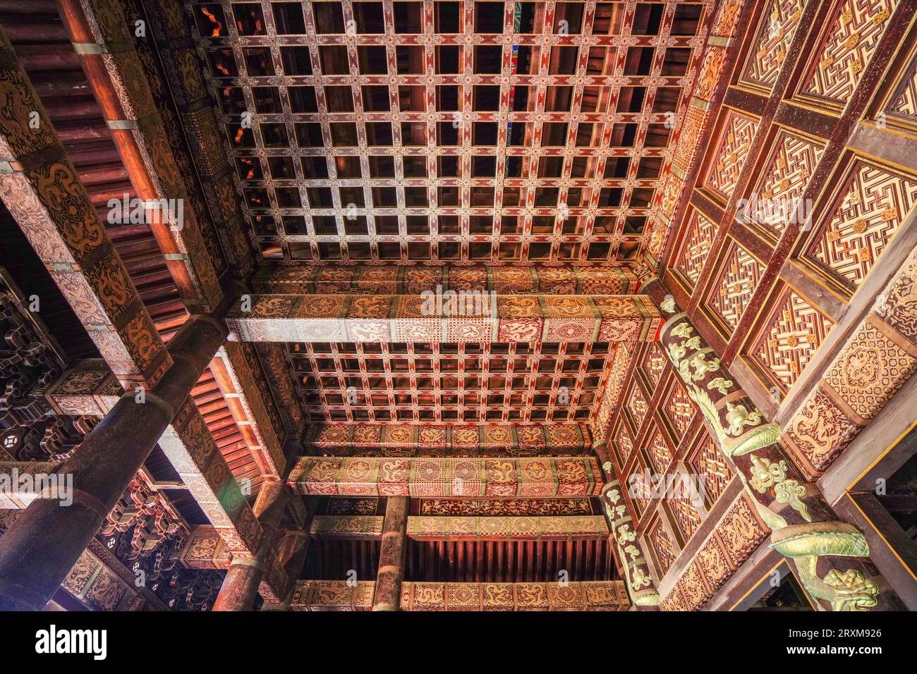 Exquisite ceiling architectural landscape of ancient Chinese palaces ...