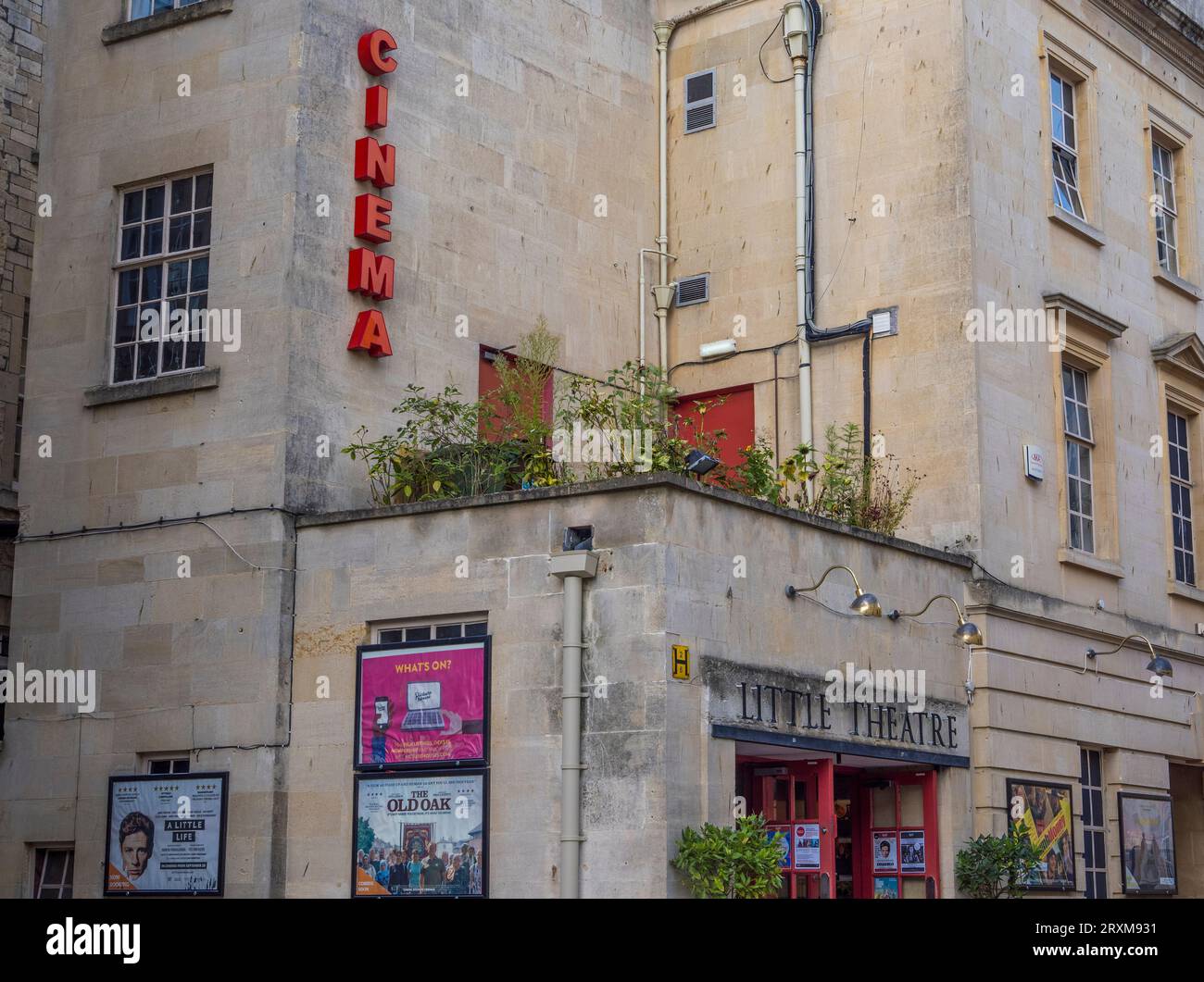Cinema bath hi-res stock photography and images - Alamy