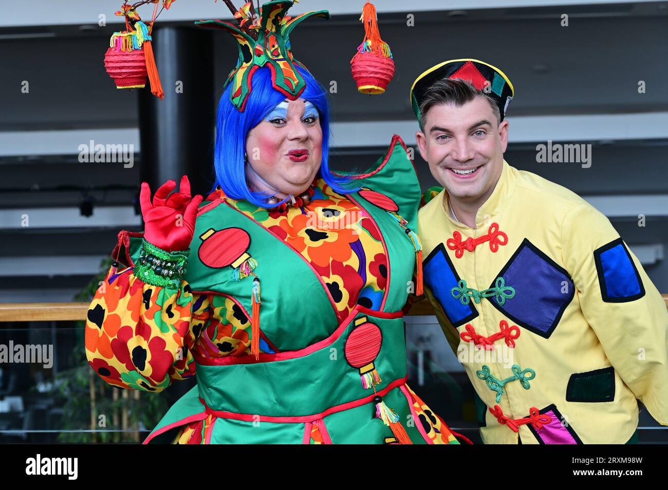 London, UK. 26th Sep, 2023. Photocall: Aladdin with casts Richard J ...