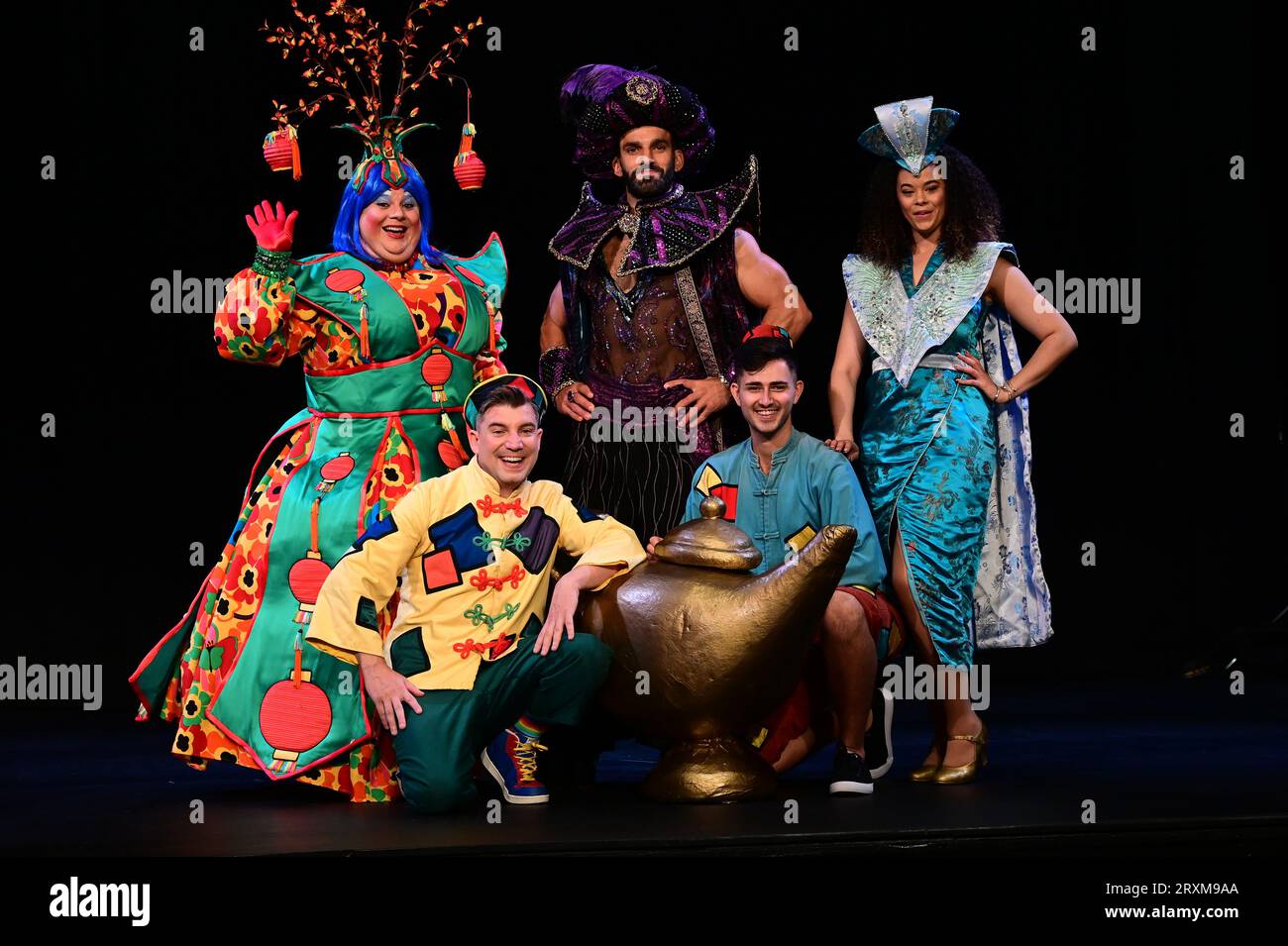 London, UK. 26th Sep, 2023. Photocall: Aladdin with casts Richard J ...
