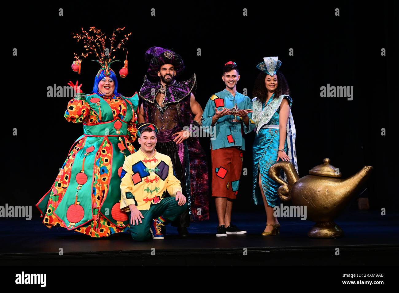 London, UK. 26th Sep, 2023. Photocall: Aladdin with casts Richard J ...