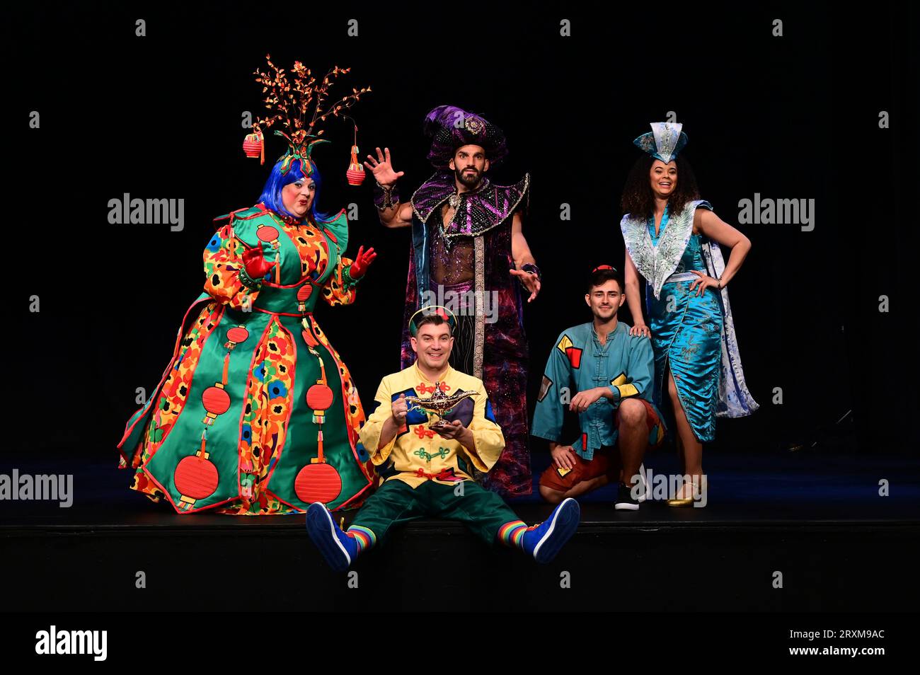 London, UK. 26th Sep, 2023. Photocall: Aladdin with casts Richard J ...